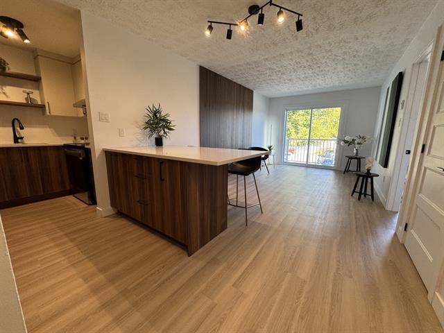606, Ch. du Mont-Loup-Garou, A, Sainte-Adèle, QC, J8B3C8 - Apartment ...